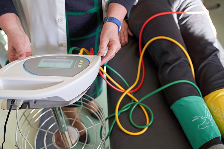Lower Extremity Peripheral Artery Disease: Contemporary Epidemiology ...